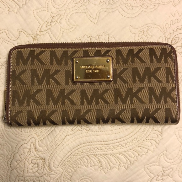 Michael Kors | Bags | Michael Kors Signature Wallet With Gold Hardware ...